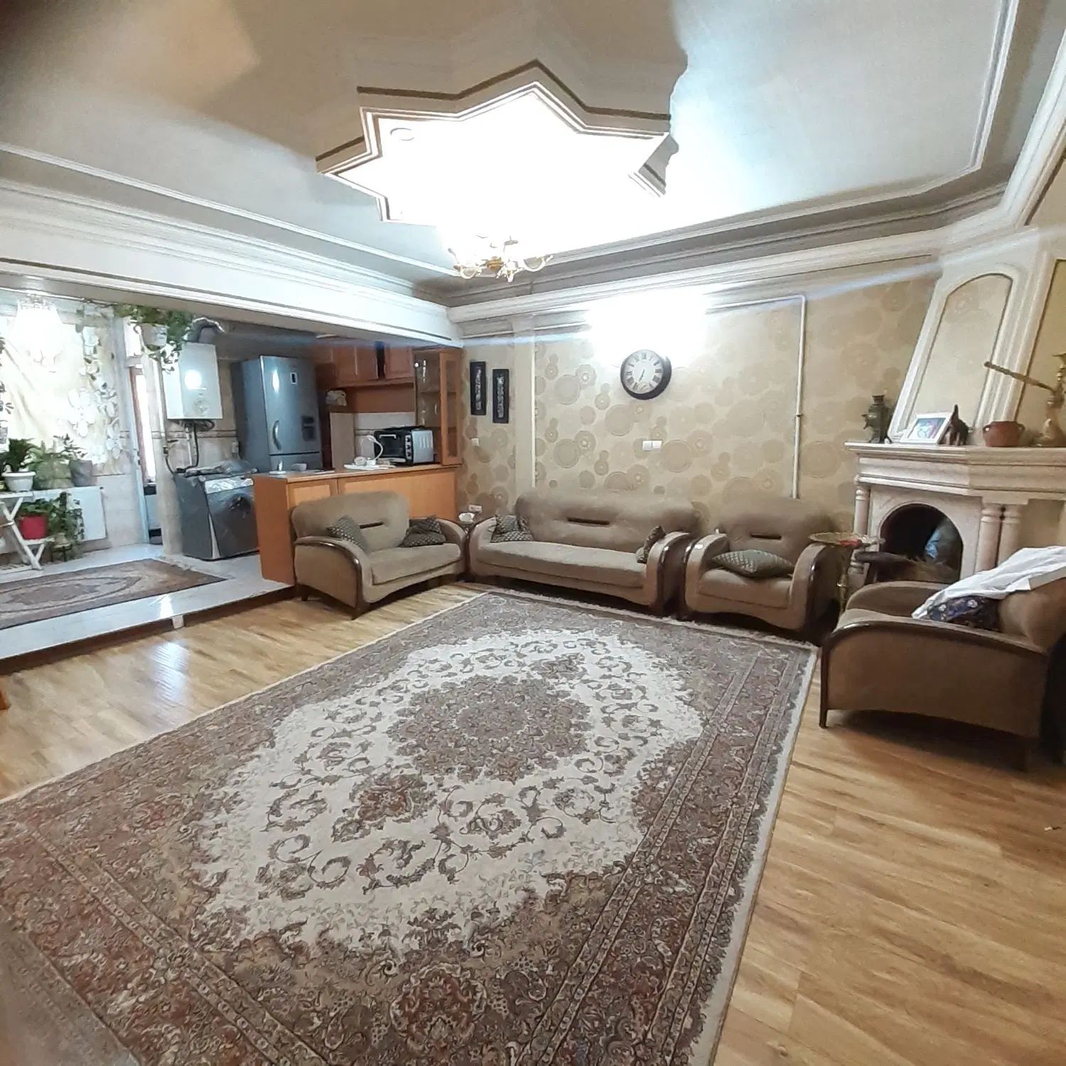 اجاره رهن واحد ۸۸متری در اراک - ۱۲ آذر ۱۴۰۴