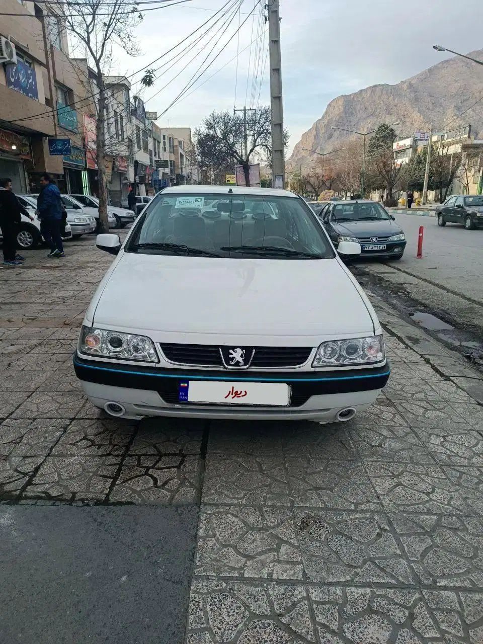 پژو slx89 در کرمانشاه - ۳ دی ۱۴۰۴