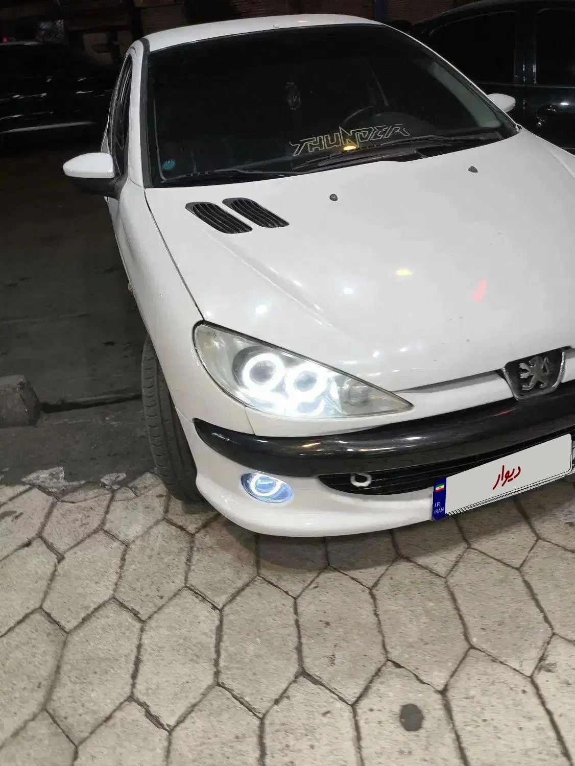 پژو 206 tu5 مدل 93 لوازمی در شیراز - ۲۶ آبان ۱۴۰۴