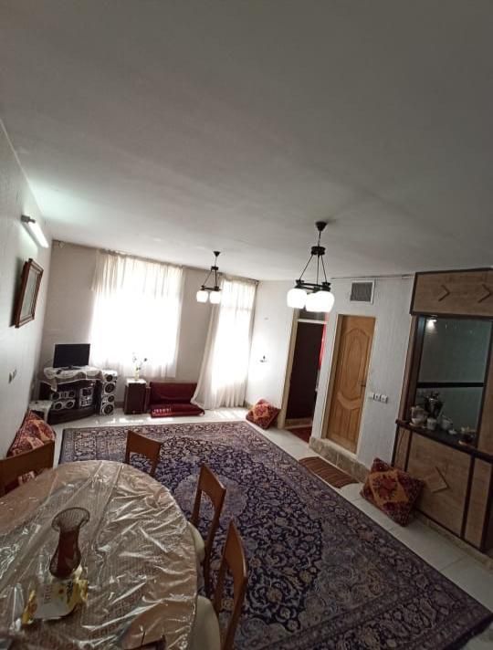 فروش آپارتمان ۶۱ متری ۱ خوابه طبقه ۱ در خمین - ۲۲ آبان ۱۴۰۴