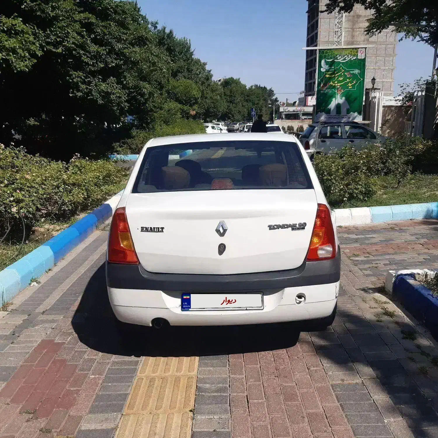 رنو تندر 90 (L90 لوگان) E2، مدل ۱۳۹۵ در تبریز - ۱۰ مهر ۱۴۰۴