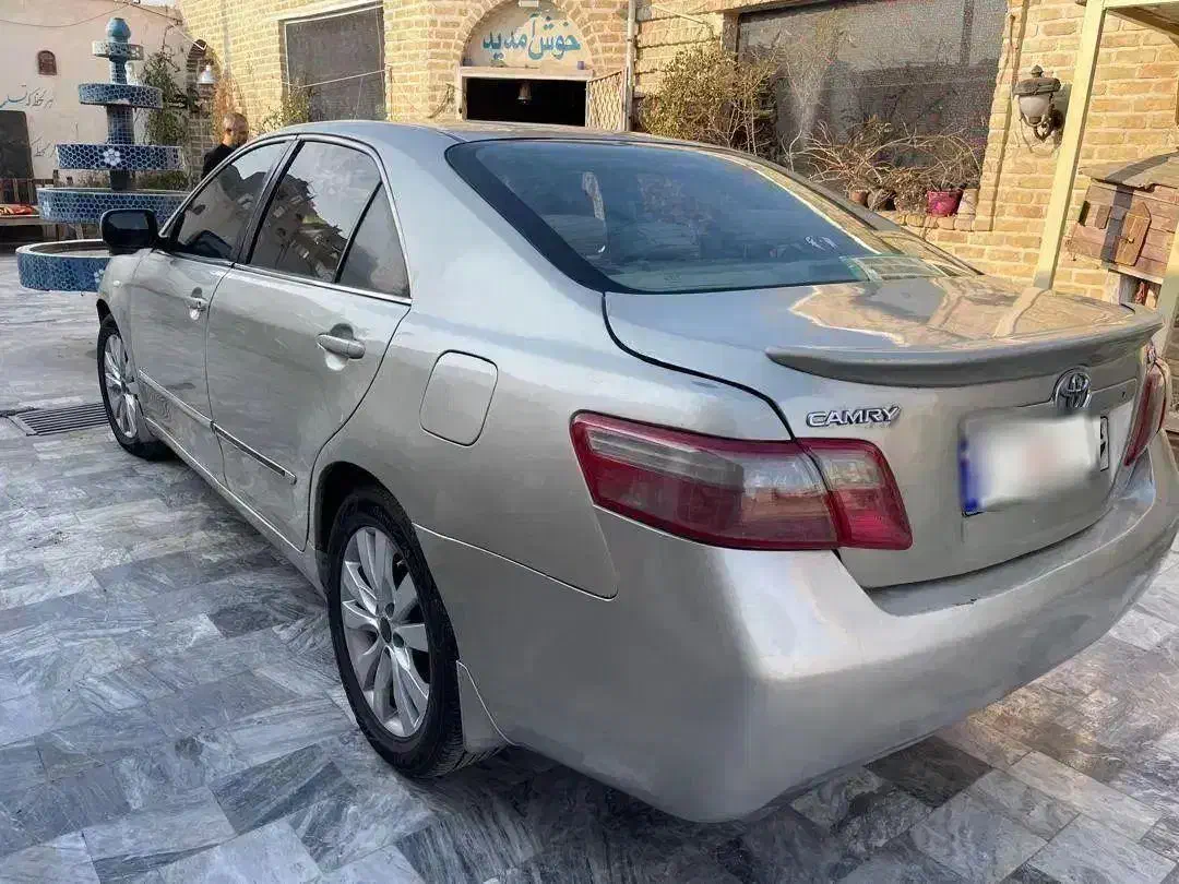تویوتا کمری ۲۰۰۷ در تهران - ۴ دی ۱۴۰۴