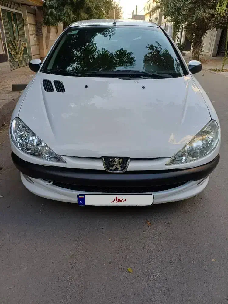 پژو 206تیپ5مدل94 در تهران - ۳۰ آبان ۱۴۰۴