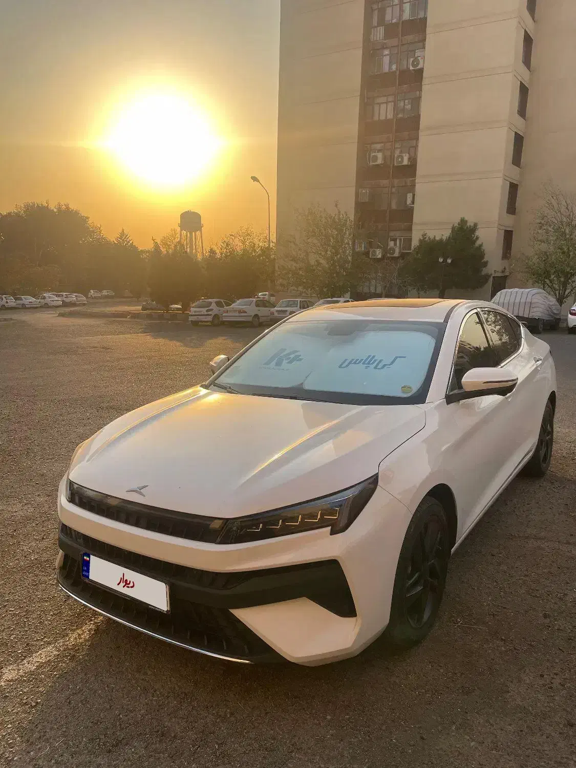 Kmc j7 1403 مشابه صفر در تهران - ۱۳ آبان ۱۴۰۴