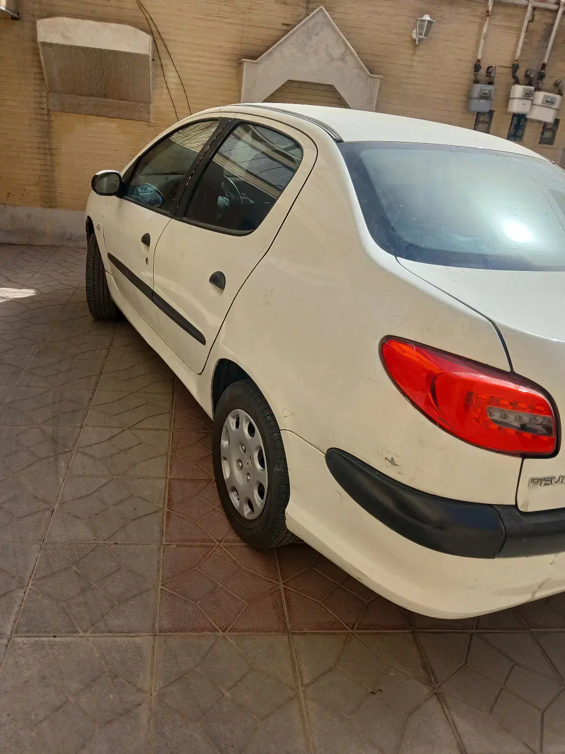 206 sd v9 اتومات در اصفهان - ۶ آبان ۱۴۰۴