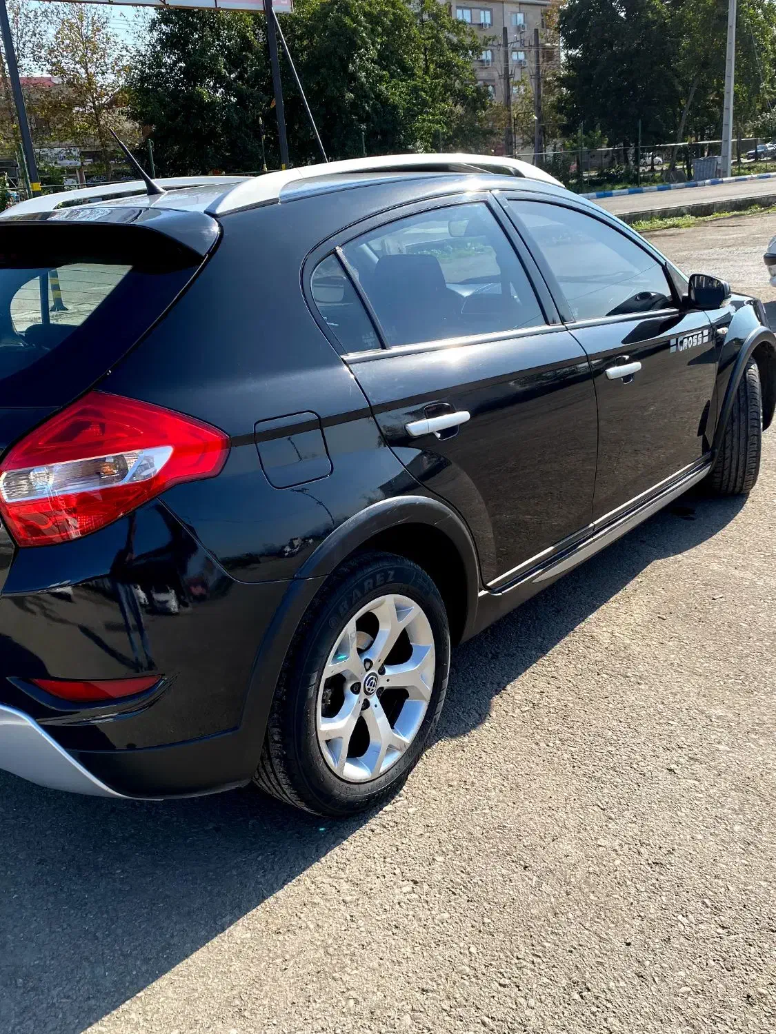 برلیانس کراس h320 مدل 97 بیرنگ در رشت - ۱۰ آبان ۱۴۰۴