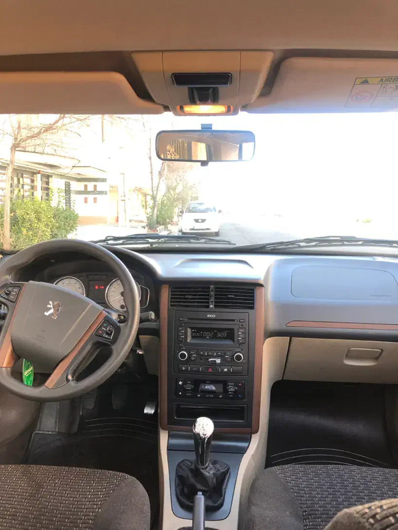 پژو پارس XU7 مدل ۹۵ کم کارکرد در تهران - ۹ آبان ۱۴۰۴