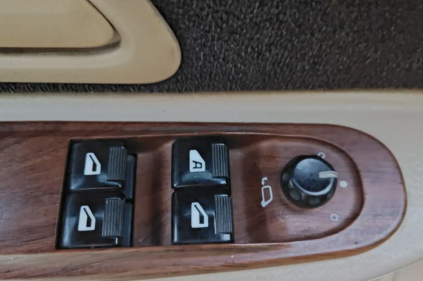 پژو پارس LX TU5، مدل ۱۳۹۷ در بوشهر - ۴ آبان ۱۴۰۴