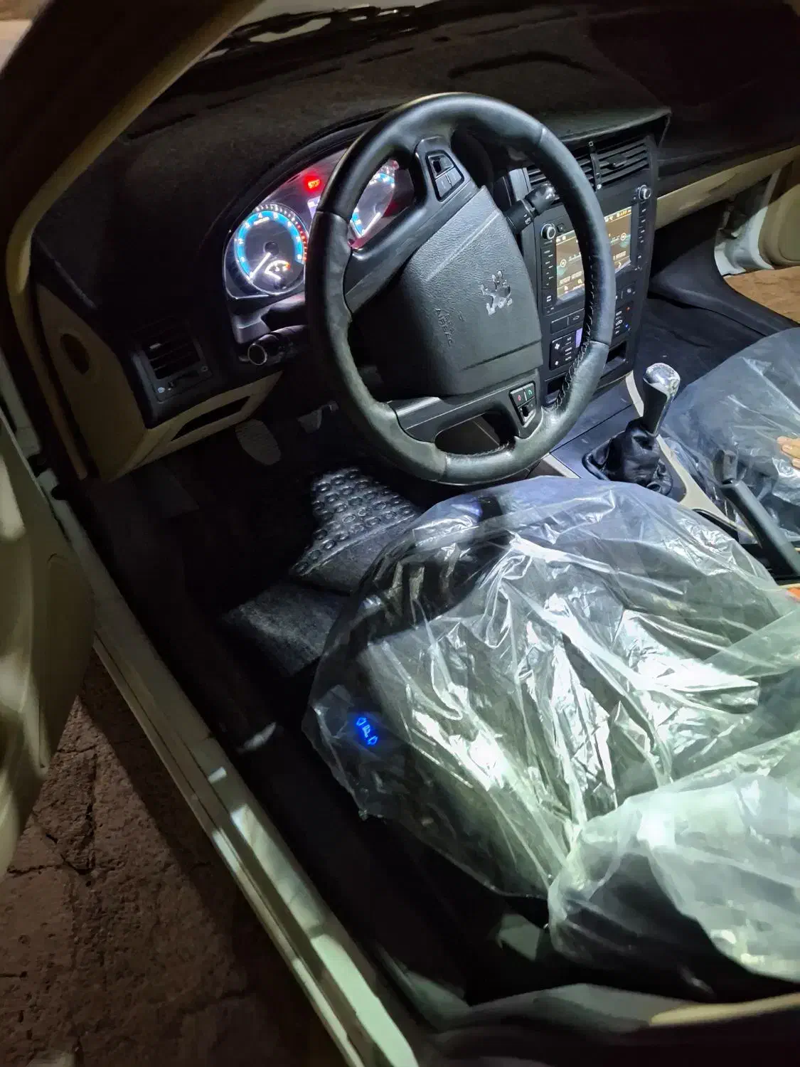 فروش پژو پارس ۴۰۱ تمام فول ELX موتور جدید Xu7p در همدان - ۳ آبان ۱۴۰۴