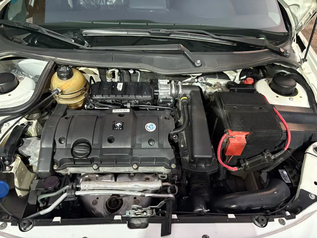 207 Tu5 سقف فلز در تهران - ۱ آذر ۱۴۰۴