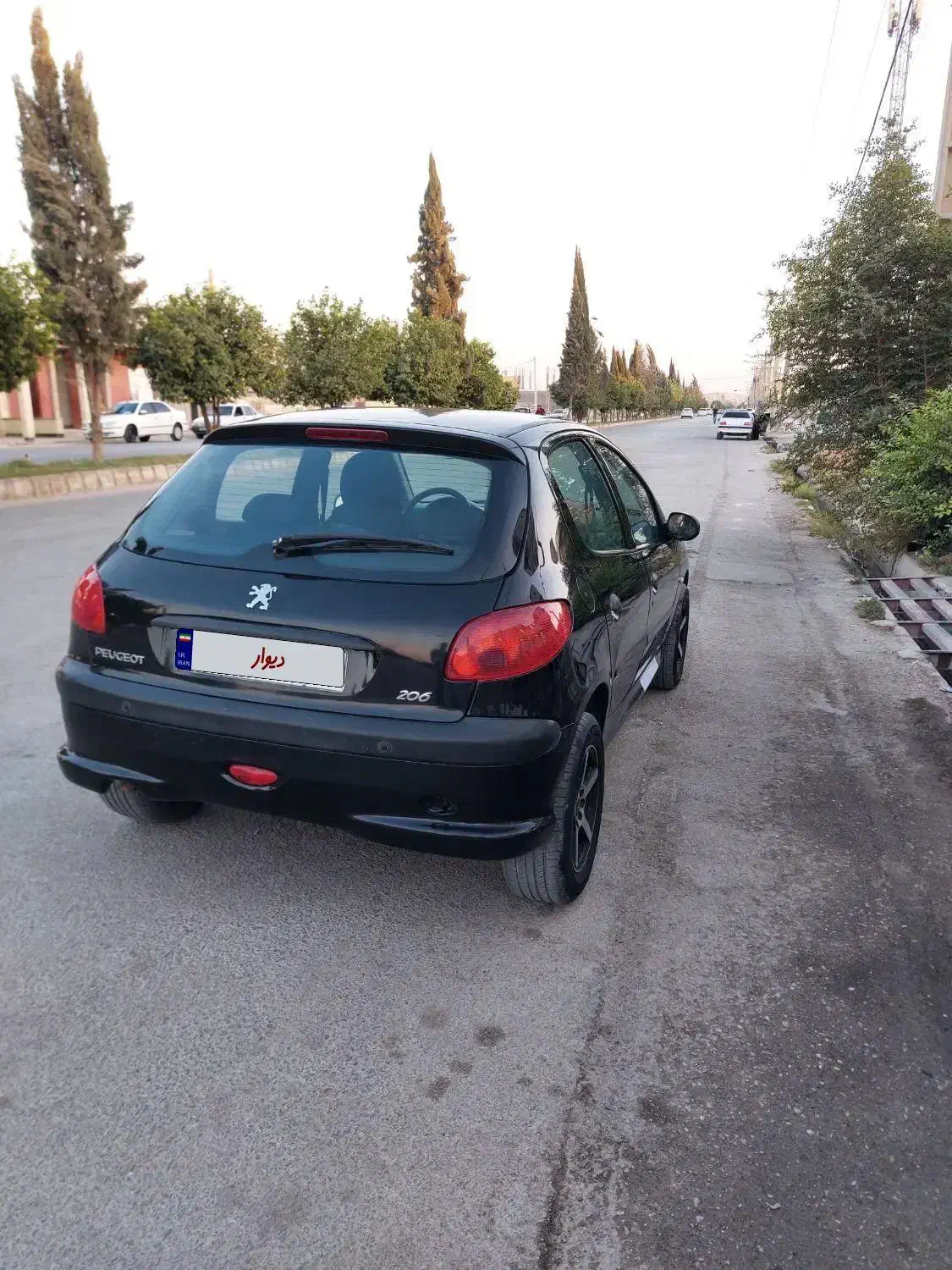 206 tu5 مدل 98 در شیراز - ۱ آذر ۱۴۰۴