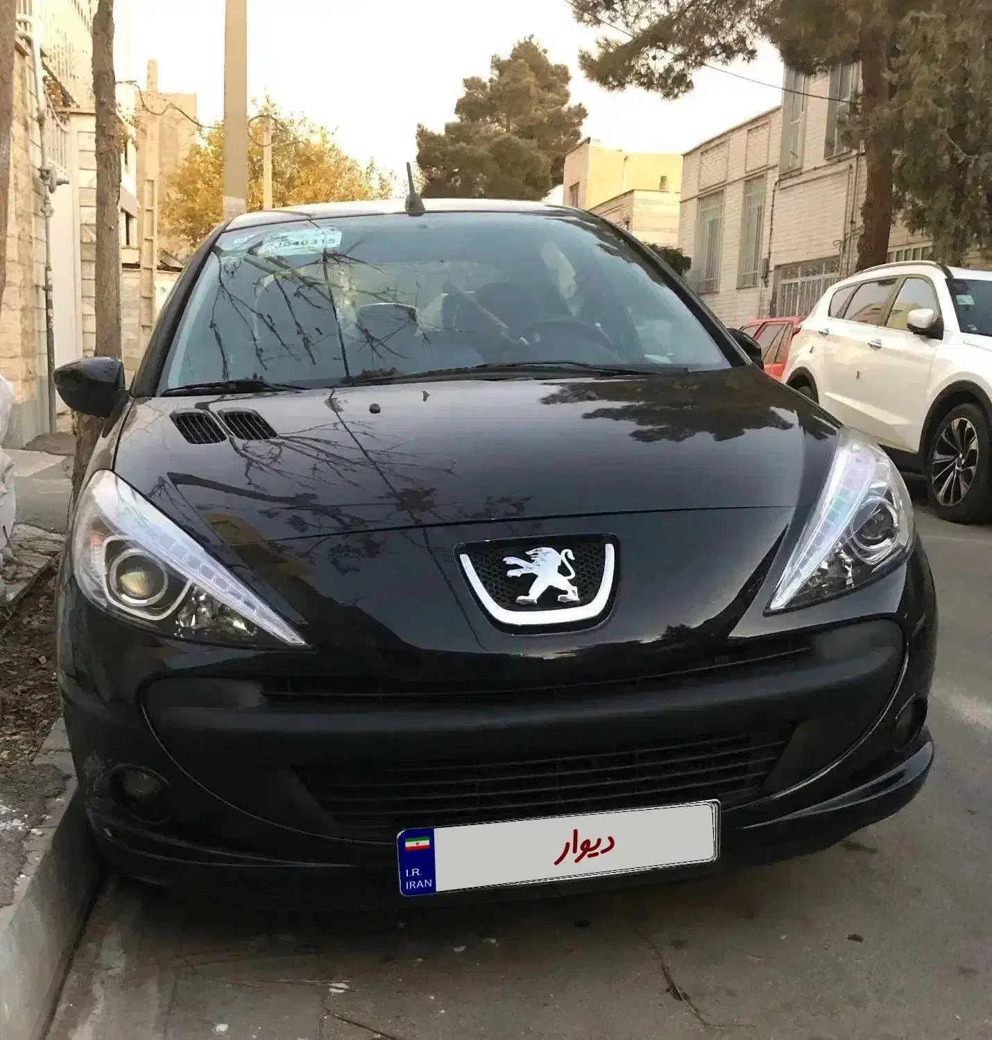 207 tu5 مدل 1402سقف فلز در کرج - ۲۹ آبان ۱۴۰۴