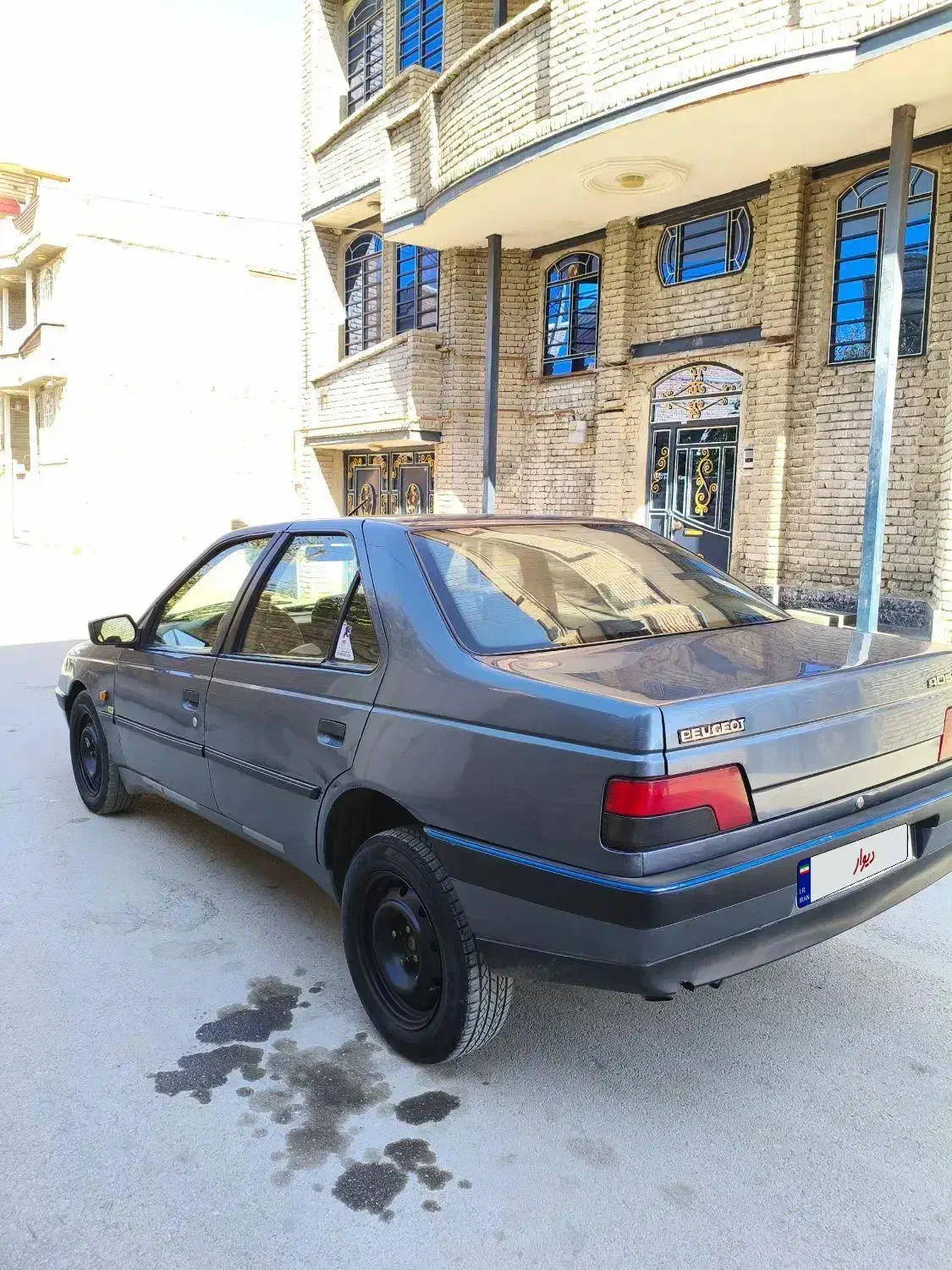 پژو 405 GLX بنزینی مدل 1393 سینه جدید در ارومیه - ۱۵ آبان ۱۴۰۴