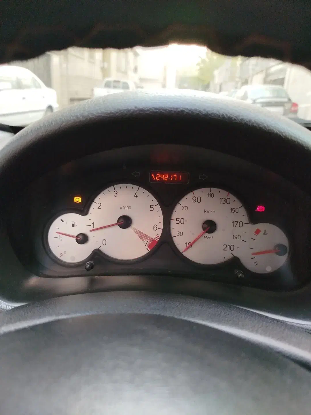 206 TU5 1395 در تهران - ۲ آذر ۱۴۰۴