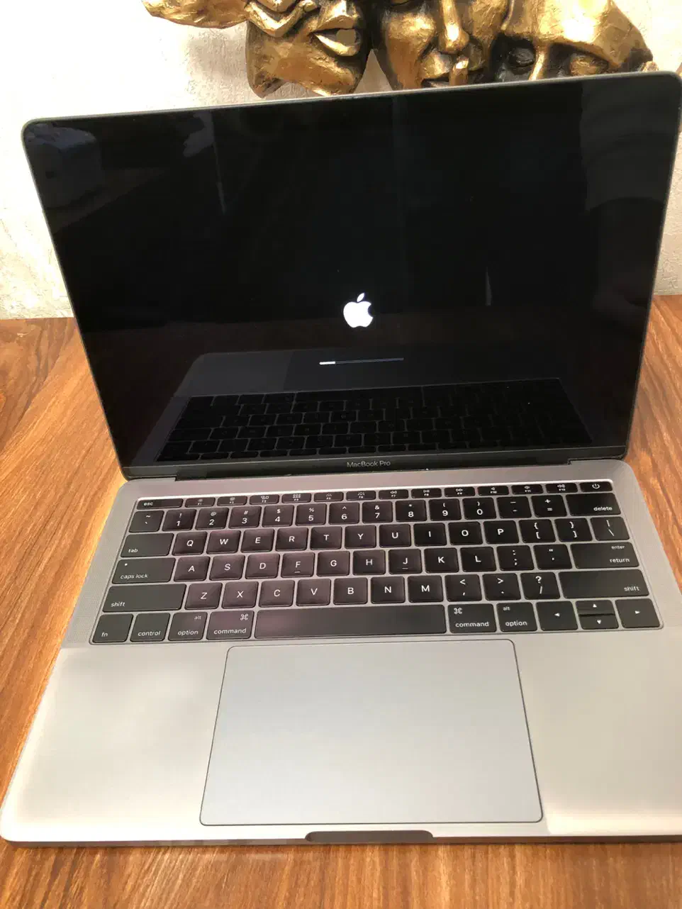 Macbook Pro 2017 در تبریز - ۲ دی ۱۴۰۴