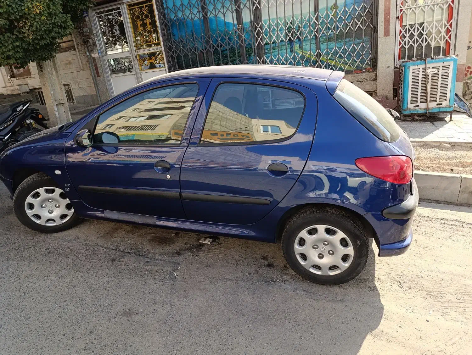 پژو 206 تیپ 5 (TU5) فول مدل 1398 در تهران - ۴ آذر ۱۴۰۴