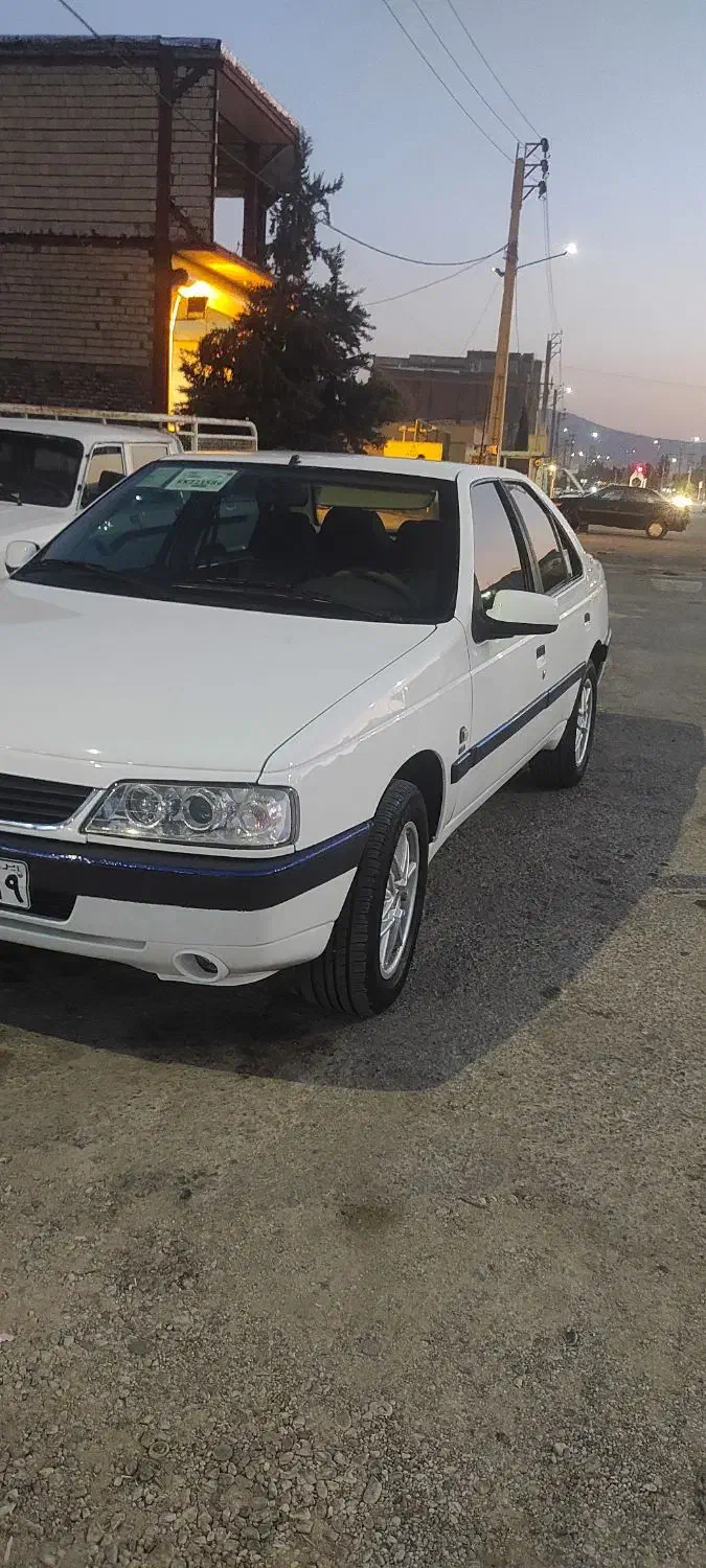 پژو 405slx در کرمانشاه - ۶ آبان ۱۴۰۴