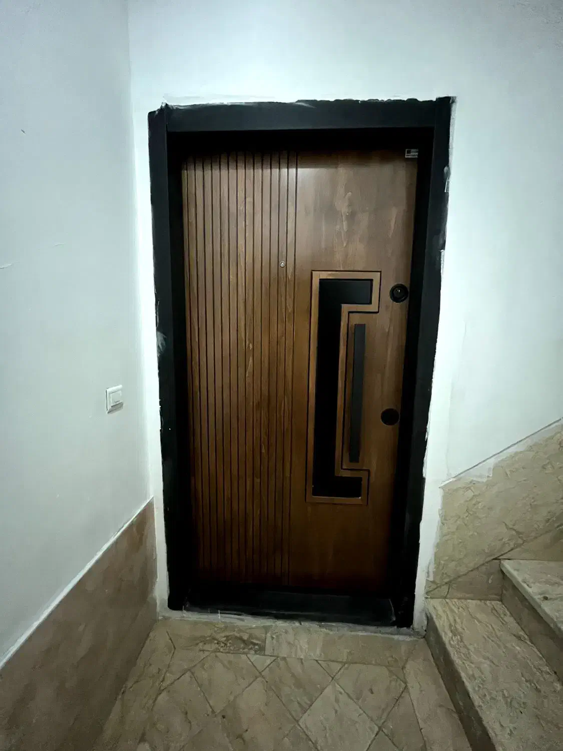 اپارتمان لوکس فروشی در شهرک ابریشم در قدس - ۲۳ آبان ۱۴۰۴