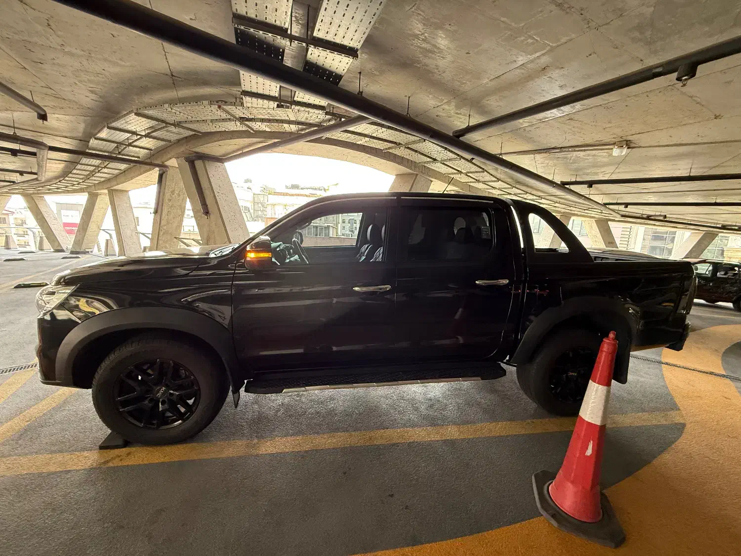 Kmc T8 1401 در تهران - ۱۱ بهمن ۱۴۰۴