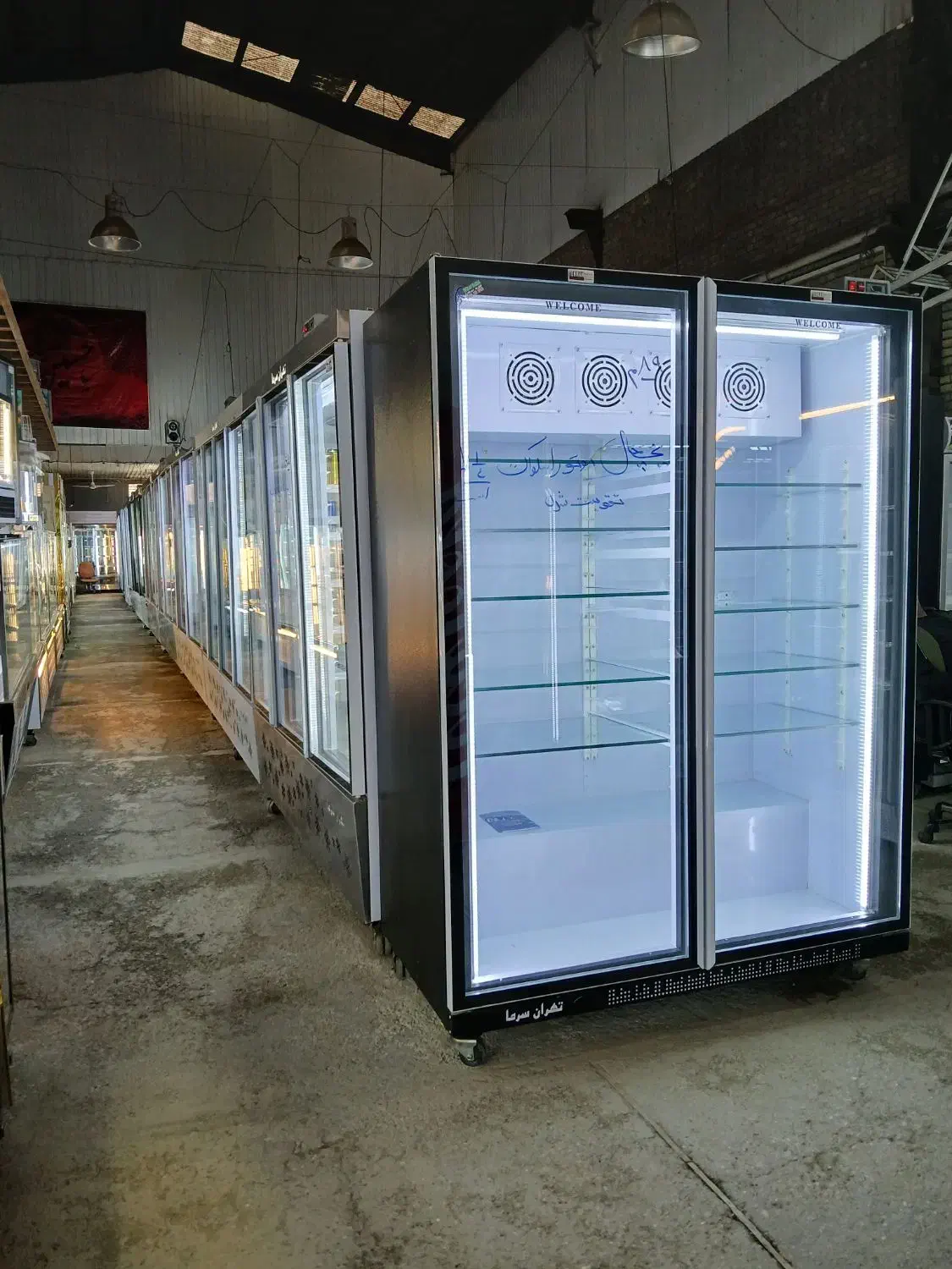 یخچال کامل سفید طرح دار در مشهد