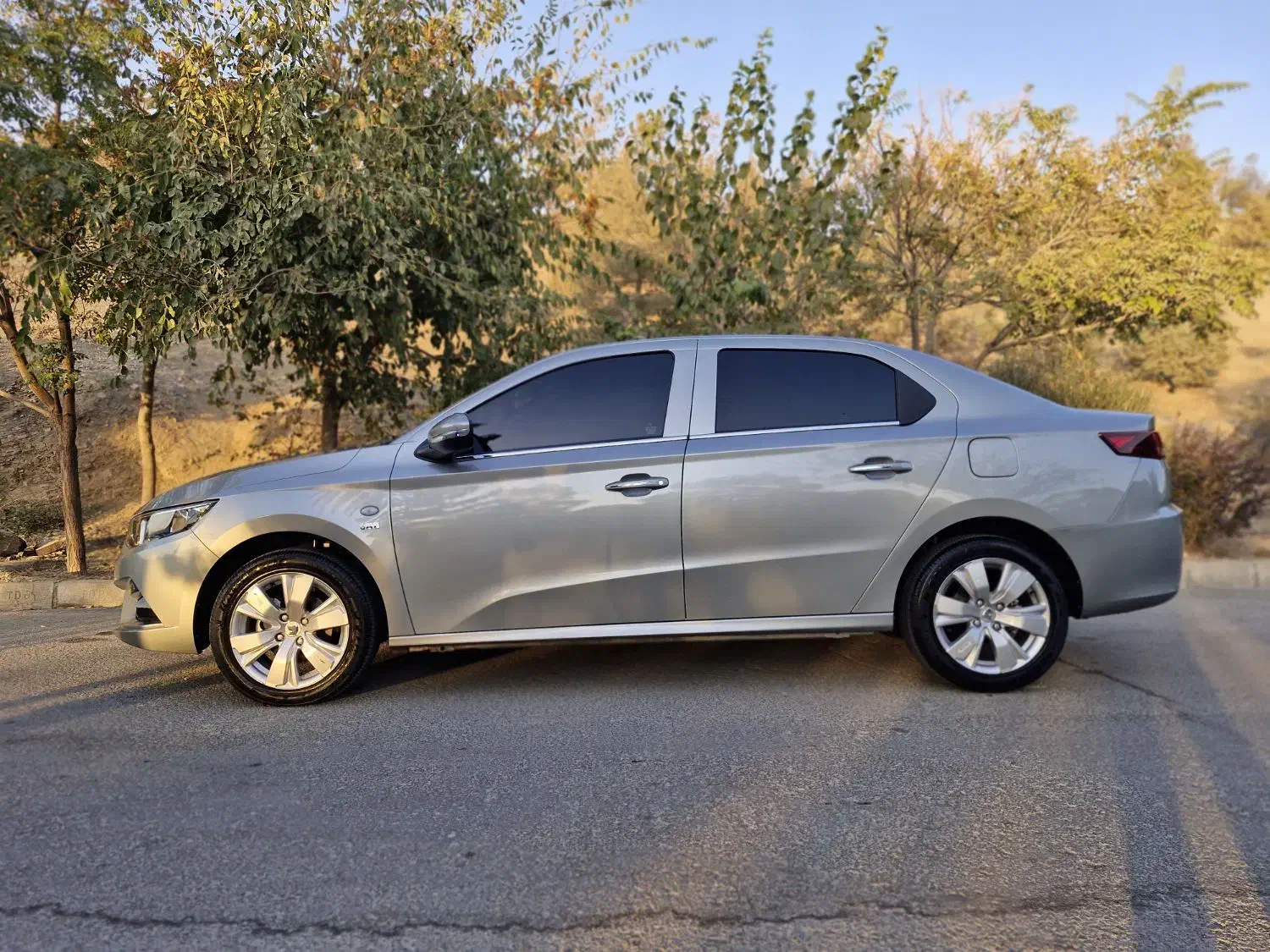 تارا اتوماتیک V4 LX تیتانیوم ۱۴۰۴ در کرج - ۷ آبان ۱۴۰۴