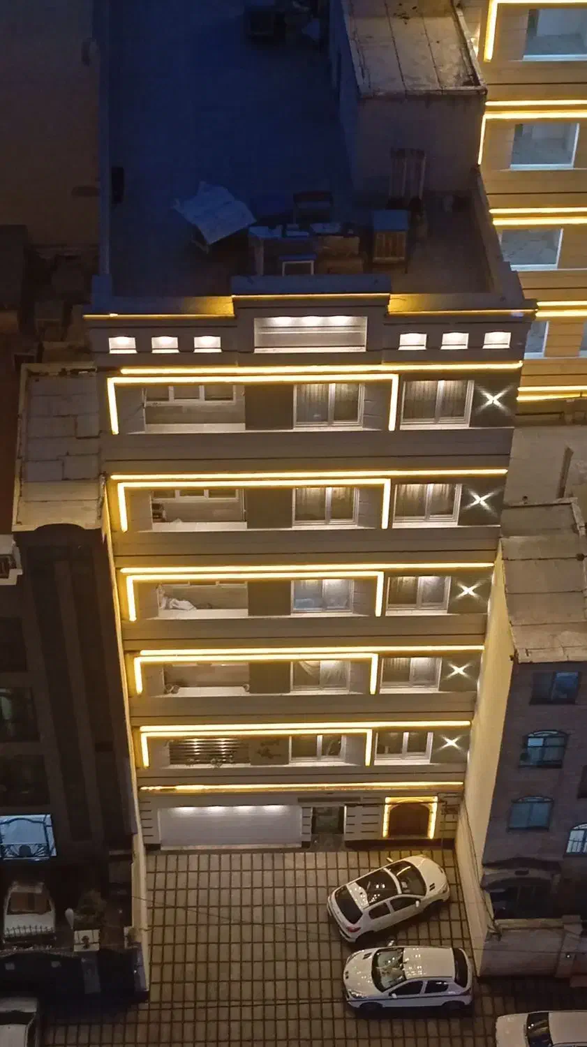 فروش ساختمان ۱۳۰ متری اتابک سازنده امیر سیاری در تهران - ۹ دی ۱۴۰۴