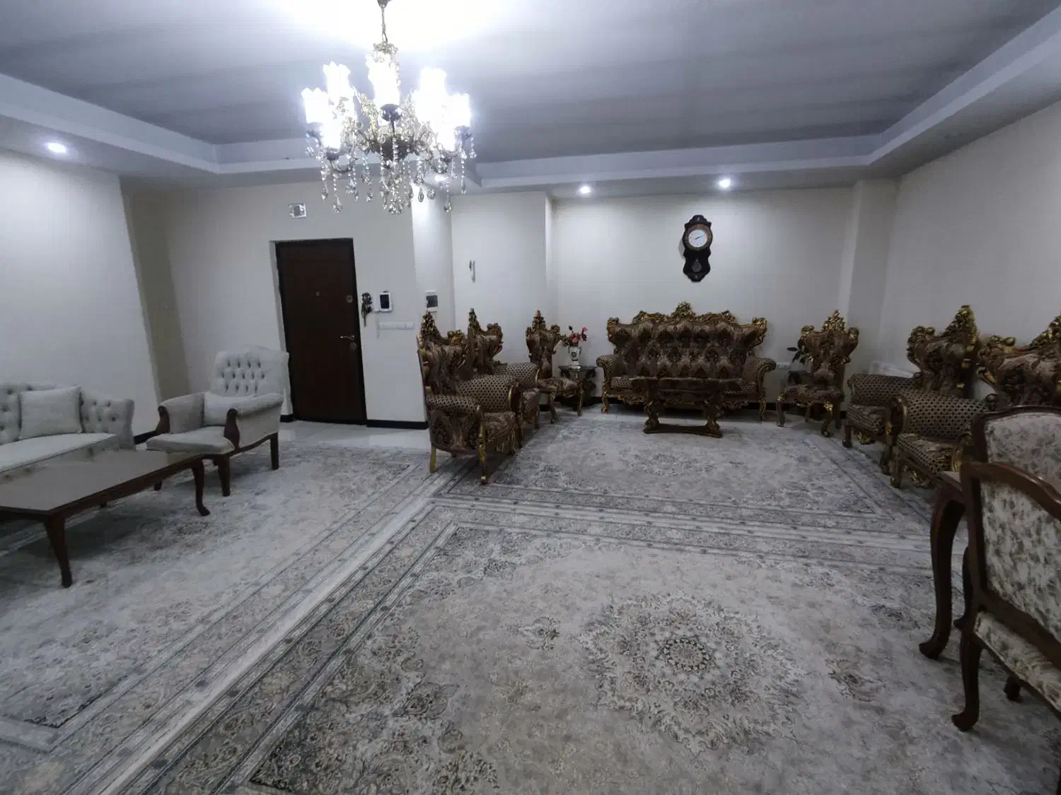 فروش 100 متر فول نصبیات در اسلام اباد در تهران - ۵ دی ۱۴۰۴