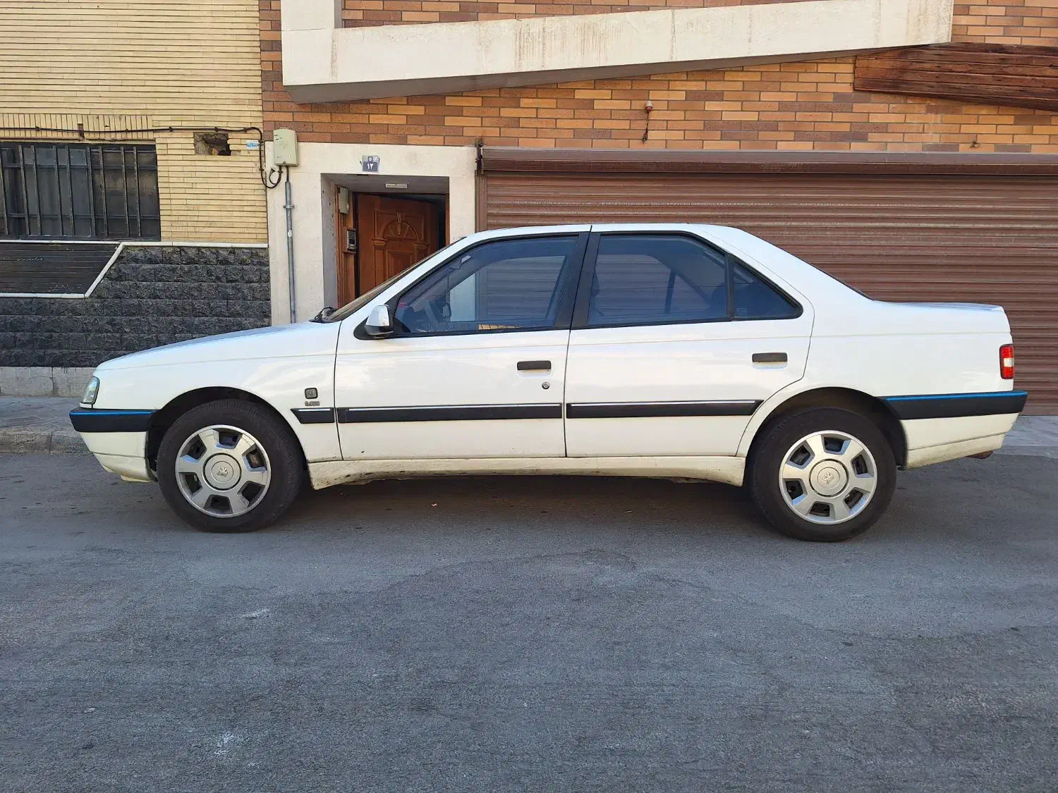 پژو 405 tu5 مدل 98 در اصفهان - ۸ آبان ۱۴۰۴