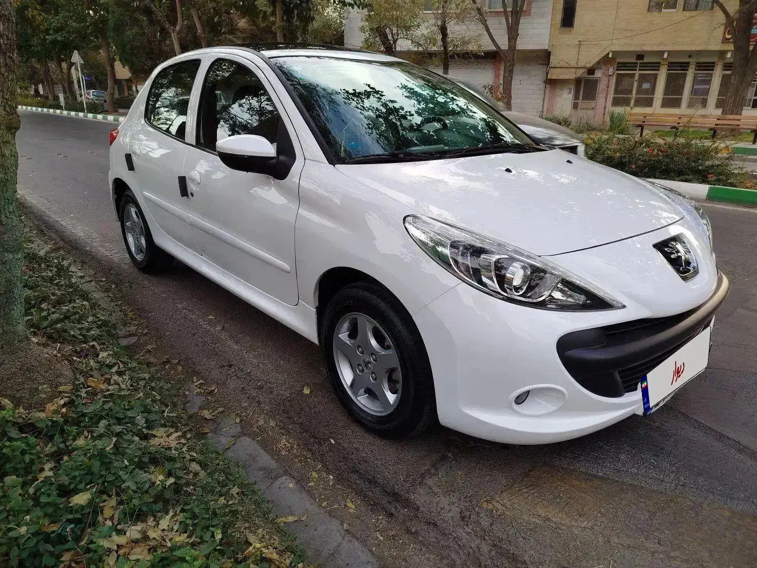 207 پانوراما سقف شیشه ای اتومات مدل 1403 در حد در مشهد - ۳ آبان ۱۴۰۴