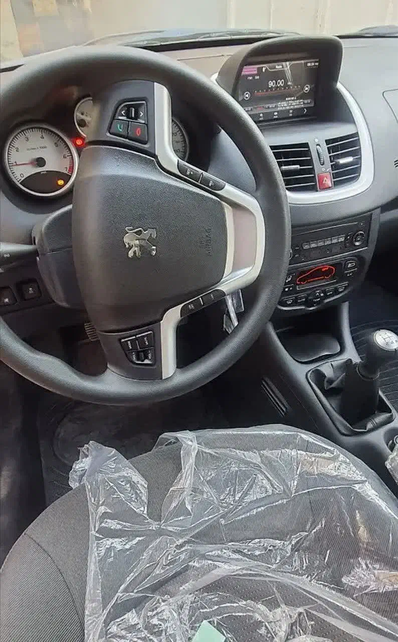 207 صفر کیلومتر tu3 مدل 1404 در شیراز - ۱۰ آبان ۱۴۰۴