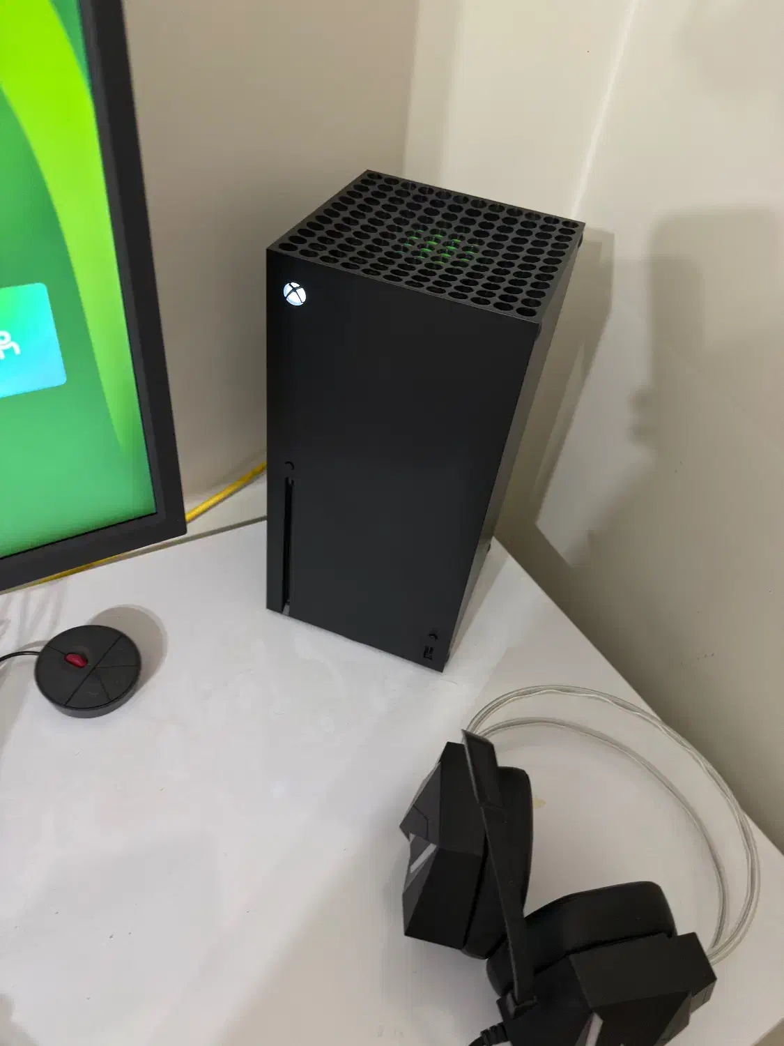 Xbox series x در حد نو در تهران - ۴ دی ۱۴۰۴