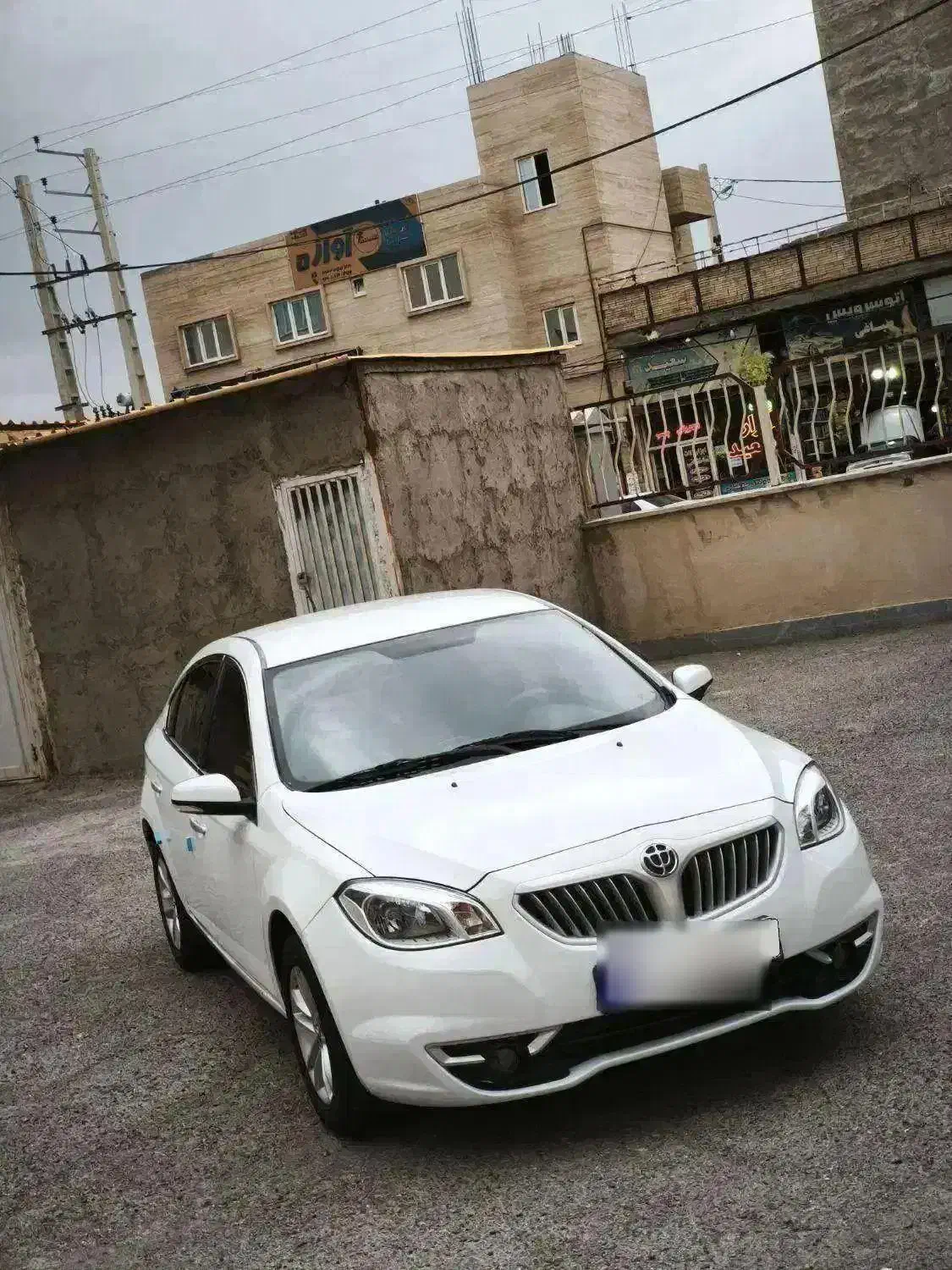 برلیانس H330 1650c بیرنگ 97 زنجیرتایم درحد مانیتور در تبریز - ۱۳ آبان ۱۴۰۴